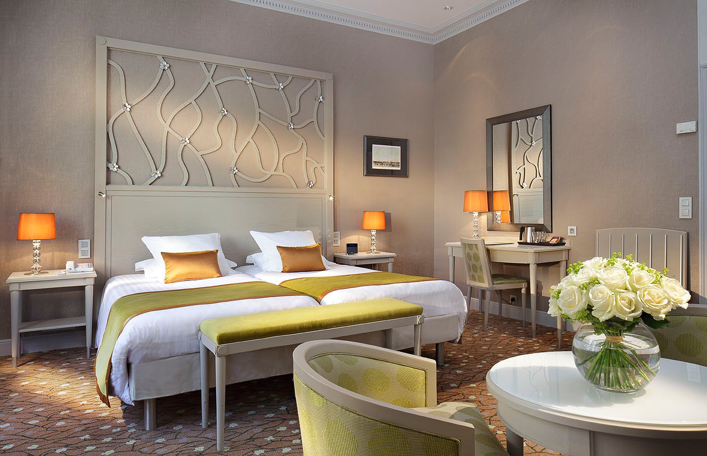 → Hotel Château Frontenac 4* - Paris | Site officiel